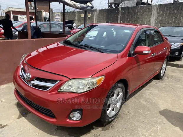 Toyota Corolla 2010 Rojo