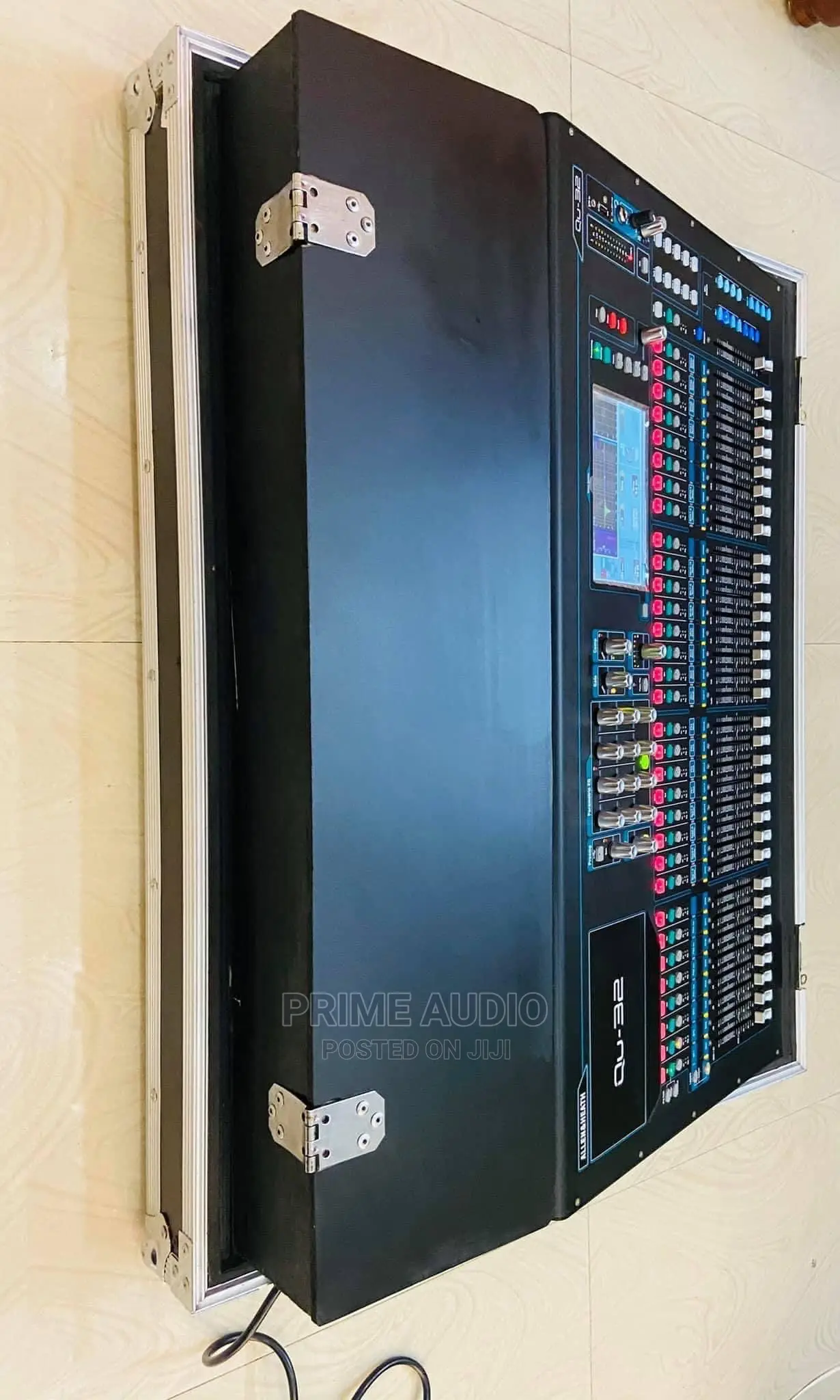 Allen Heat QU -32 Digital Mixer 38 in 28 Out Wireless in Ojo - Audio ...