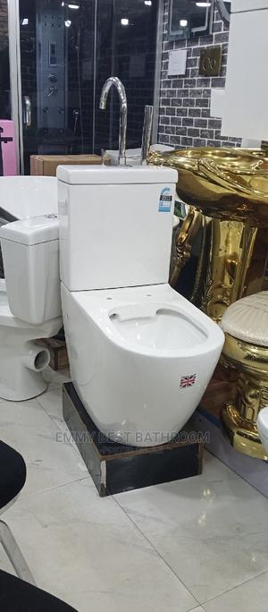 Round Executive England WC Set With the Wash Hand Basin in Orile ...