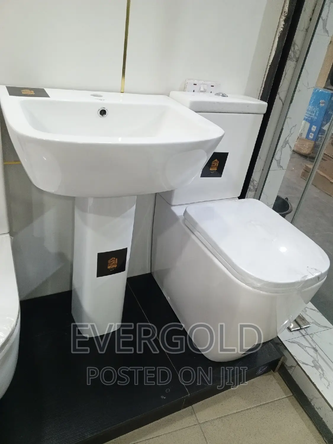 Executive Water Closet With Wash Hand Basin Availabl in Orile ...