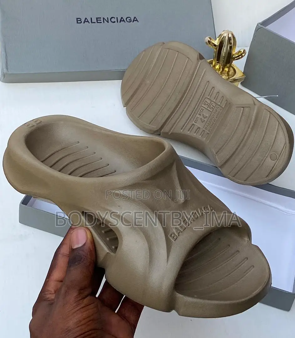 *Balenciaga Mold Slide in Ikeja - Shoes, Imaobong Nsima | Jiji.ng