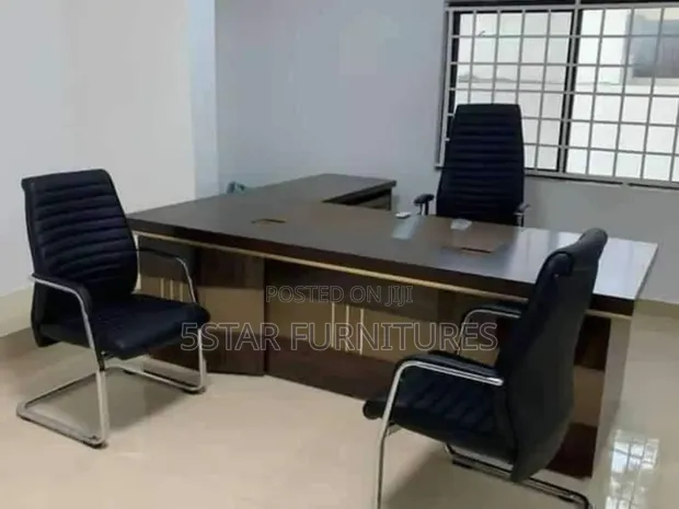 Jiji executive ii office Complete Set of Executive Chair and Table in Lekki Furniture