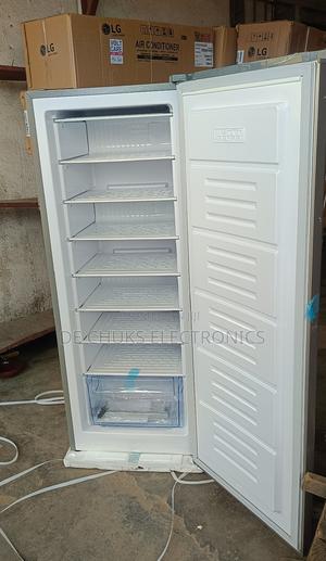 >Brand New Skyrun Super Freezing Standing Freezer (7 Steps)