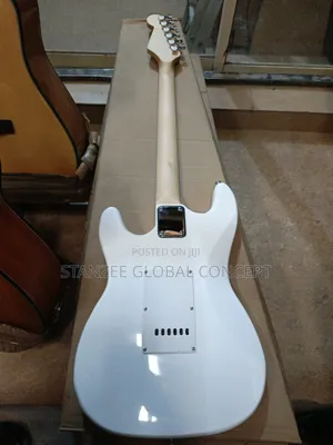 Martin White Dove Lead Guitar in Ojo - Musical Instruments & Gear ...