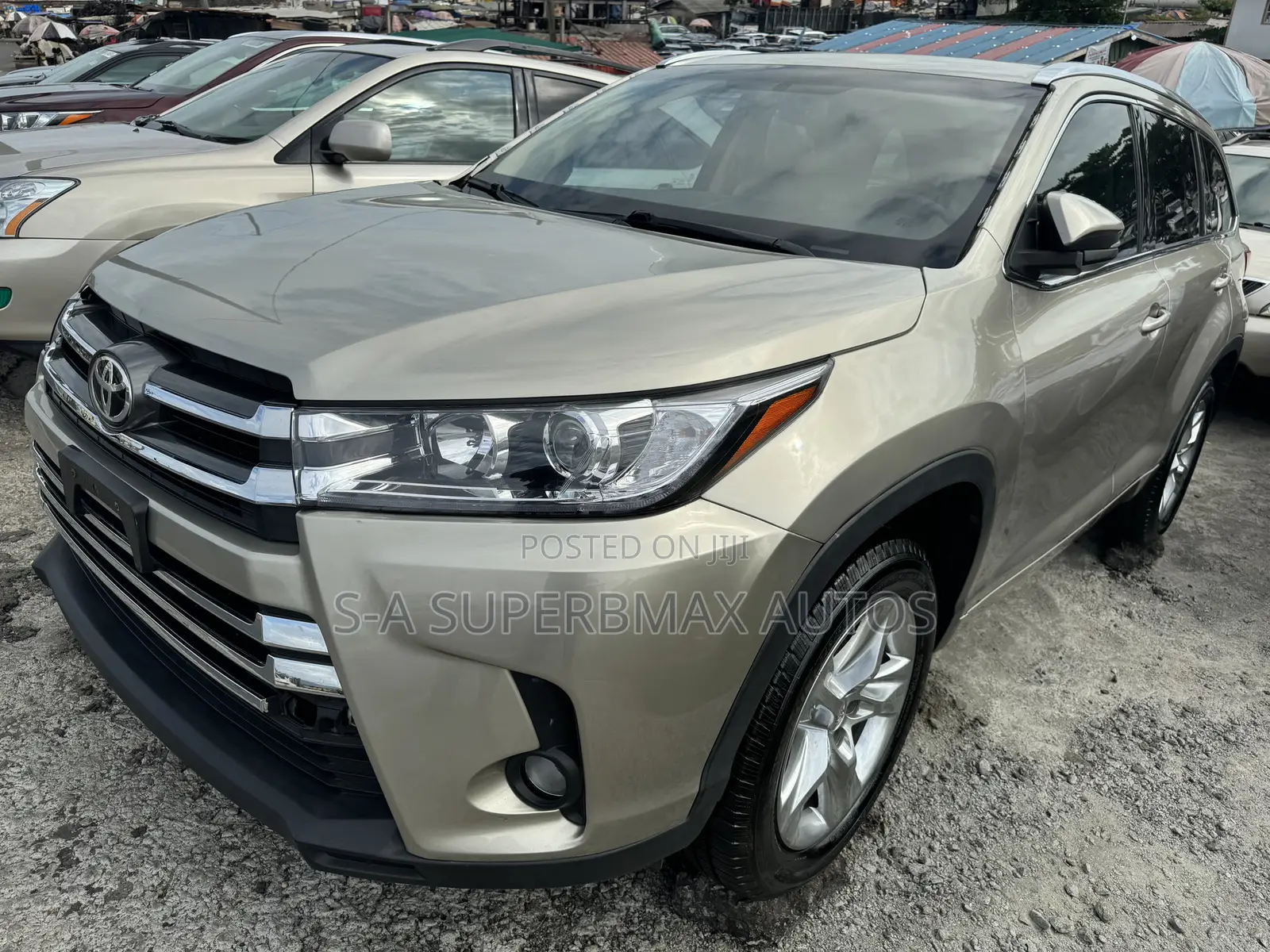 Toyota Highlander 2015 Gold for sale - S-A SUPERBMAX AUTOS Price: ₦ ...