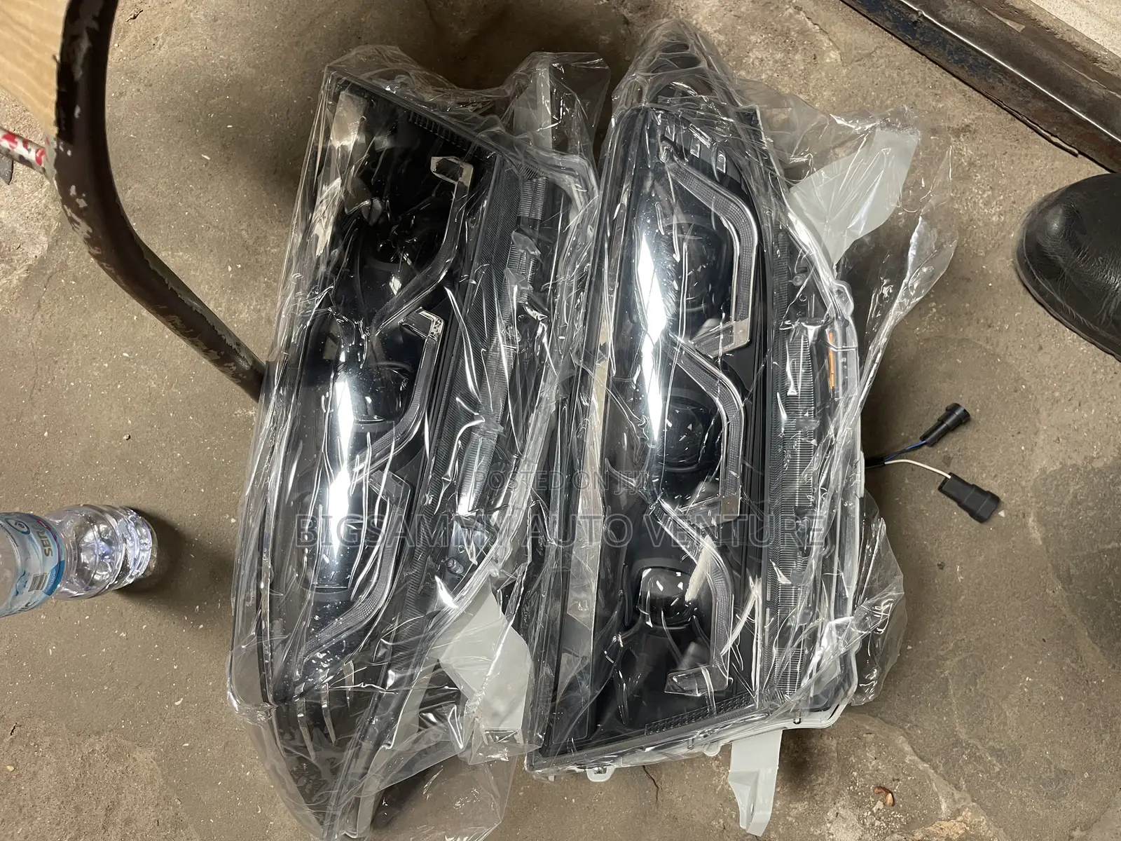 Highlander 2012 Three / 3 Torch Headlight / Headlamp don siyarwa ...