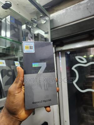 New Samsung Galaxy Z Flip 3 256 GB Black in Ikeja - Mobile Phones, Onyitex Gadget Ltd. | Jiji.ng