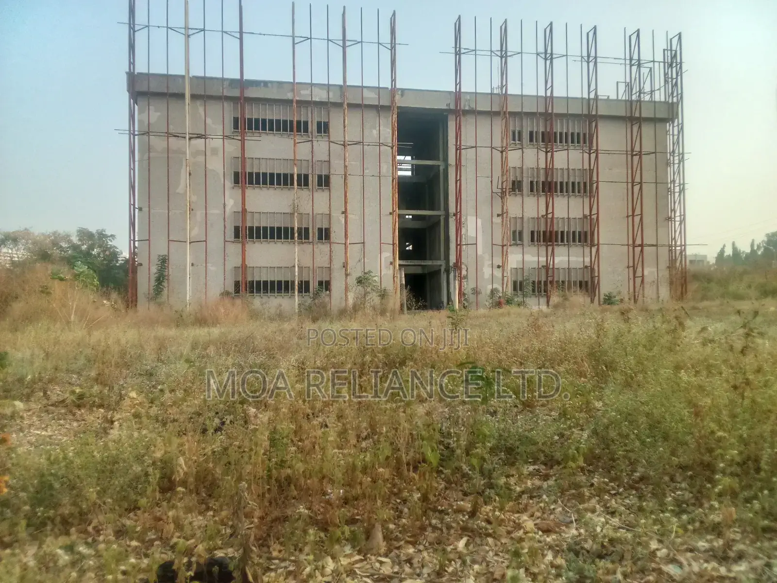 A Commercial (Multi-Purpose)8,000sqm With a Plaza Structure. for sale ...