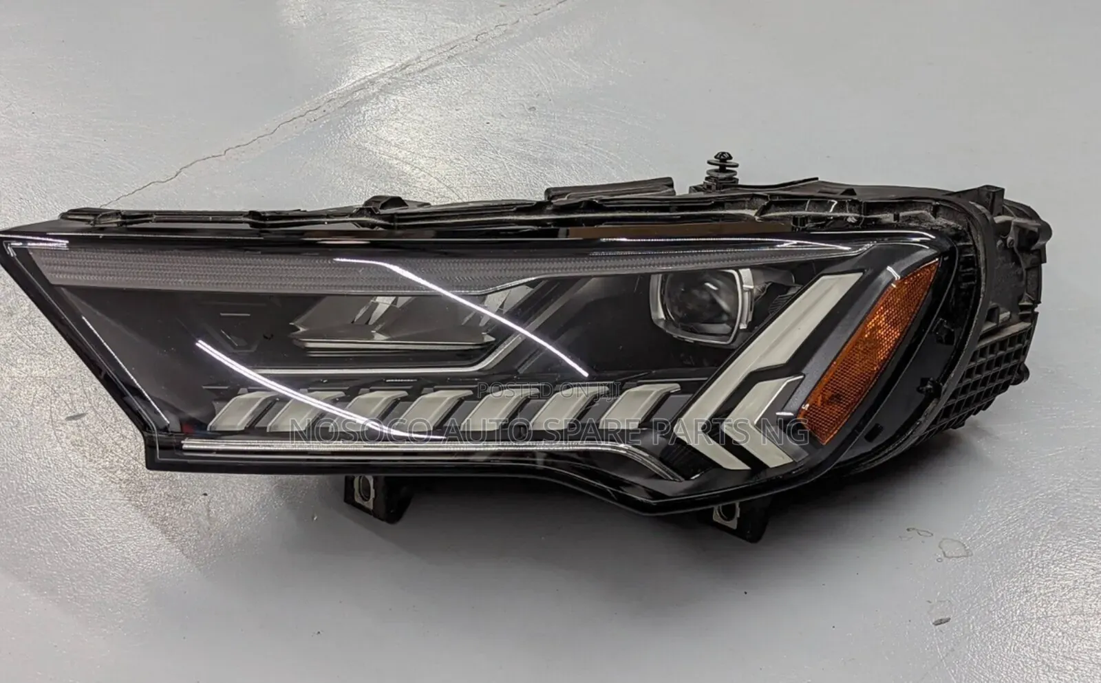 Set Of Head Light Audi Q7 2024 in Surulere - Vehicle Parts ...