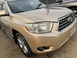 Toyota Highlander 4x4 2008 Gold in Amuwo-Odofin - Cars, Moving Train ...