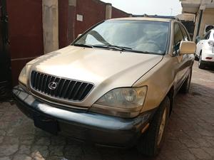 Lexus RX 300 2001 Gold in Ojodu - Cars, Car Marketplace | Jiji.ng