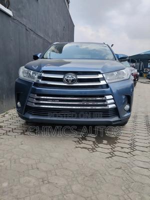 Toyota Highlander 2018 Blue in Amuwo-Odofin - Cars, Chivics Autos | Jiji.ng