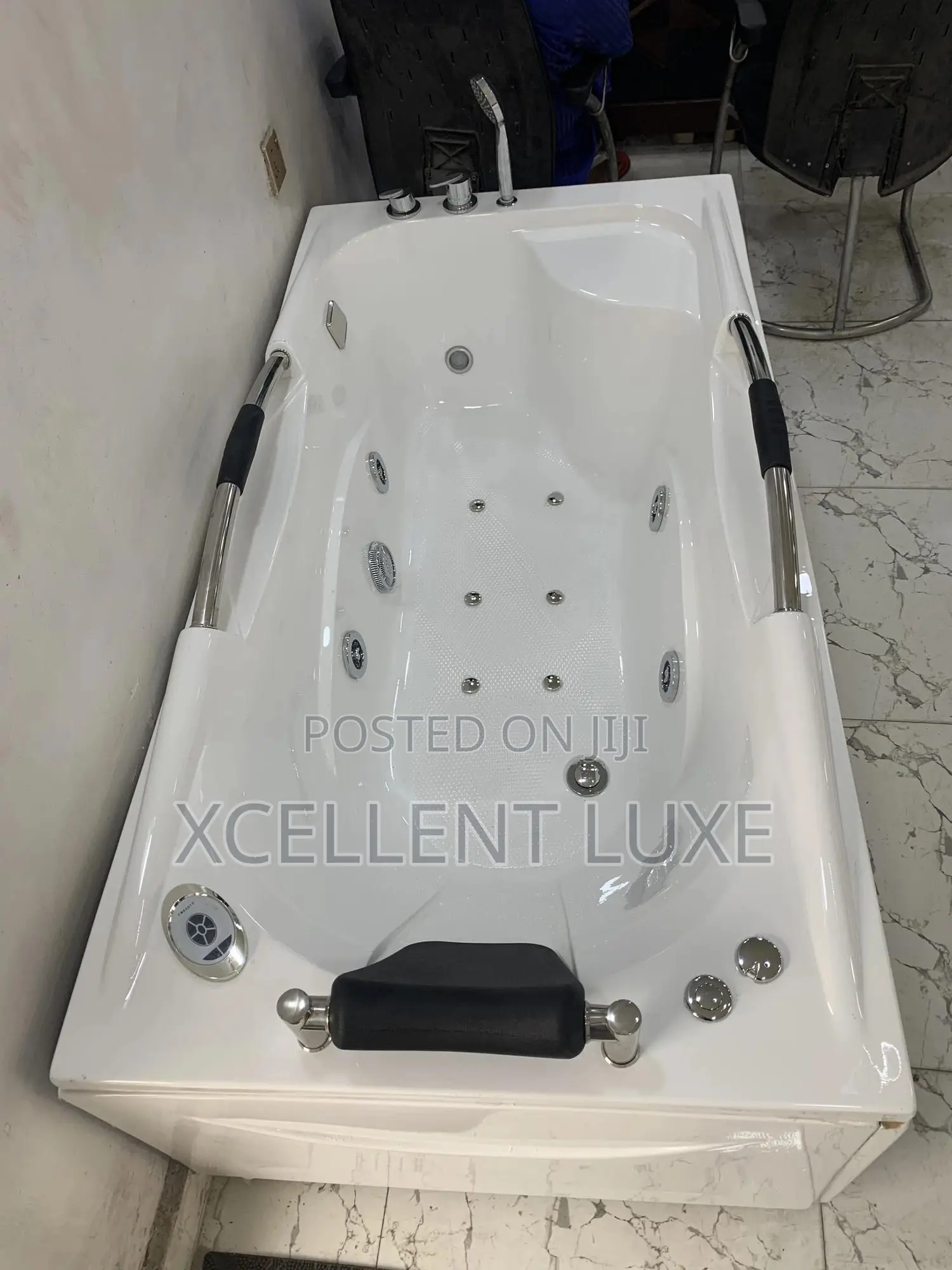 Single Jacuzzi Massage Bathtub in Orile - Plumbing & Water Systems ...