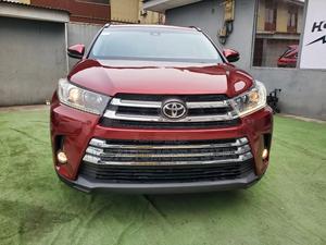 Toyota Highlander XLE 4x2 V6 (3.5L 6cyl 8A) 2017 Burgundy in Ikeja ...