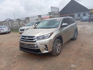 Toyota Highlander 2017 Gold in Ipaja - Cars, Tc Alliance Ltd | Jiji.ng