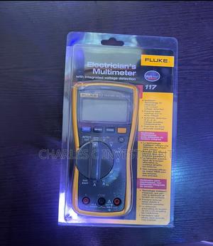 Fluke 117 True-RMS Digital Multimeter in Ojo - Measuring & Layout Tools ...