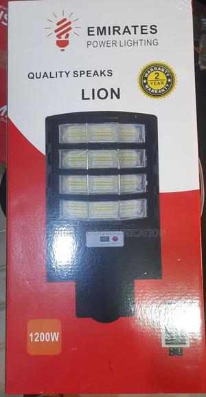 1200wts Emirates Solar Street Light Is Available in Ojo - Solar Energy ...