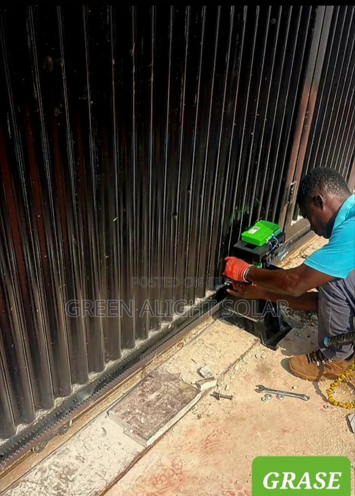 D6 Solar Automatic Gate System in Ibadan - Electrical Equipment, Green ...