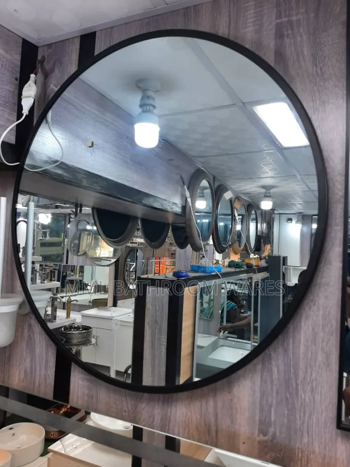 Round Wall Mounted Mirror Black Frame Wall Decor Mirrors in Orile ...