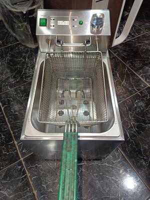 Buffalo Single Basket Electric Deep Fryer in Ojo - Restaurant ...