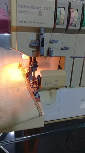 5 Threads Hobbylock 797 Weaving Sewing Machine in Port-Harcourt - Home ...