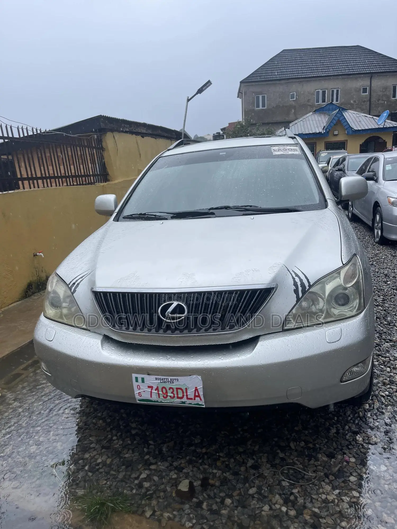Lexus RX 330 2005 Silver in Ipaja - Cars, Odogwu Autos And Deals | Jiji.ng