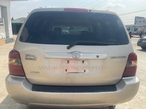 Toyota Highlander 2005 Gold in Ikeja - Cars, Engineer Bayo Abiodun ...