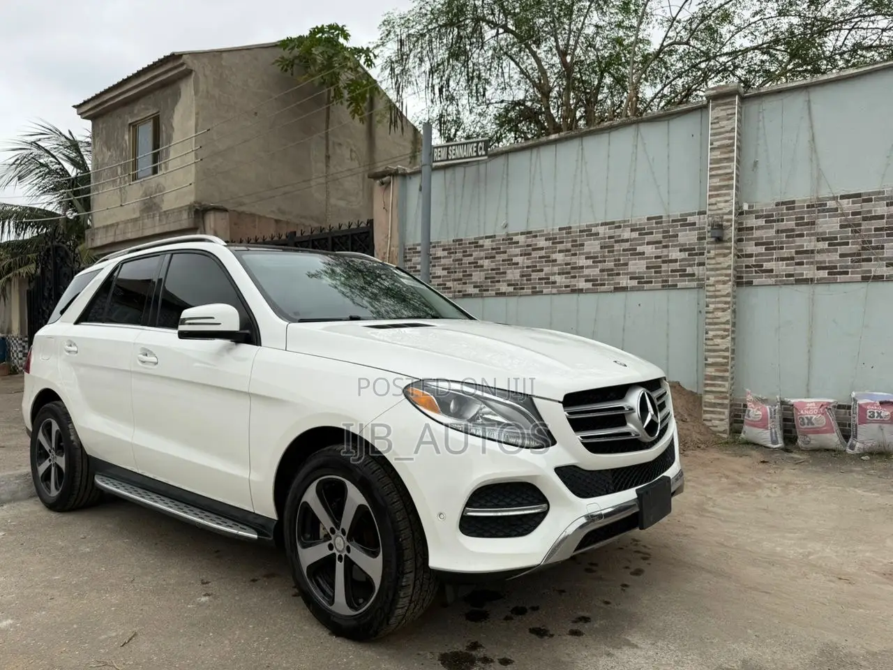 Mercedes-Benz GLE-Class GLE 350d 4MATIC 2017 White in Ikorodu - Cars, Tijani Afeez | Jiji.ng