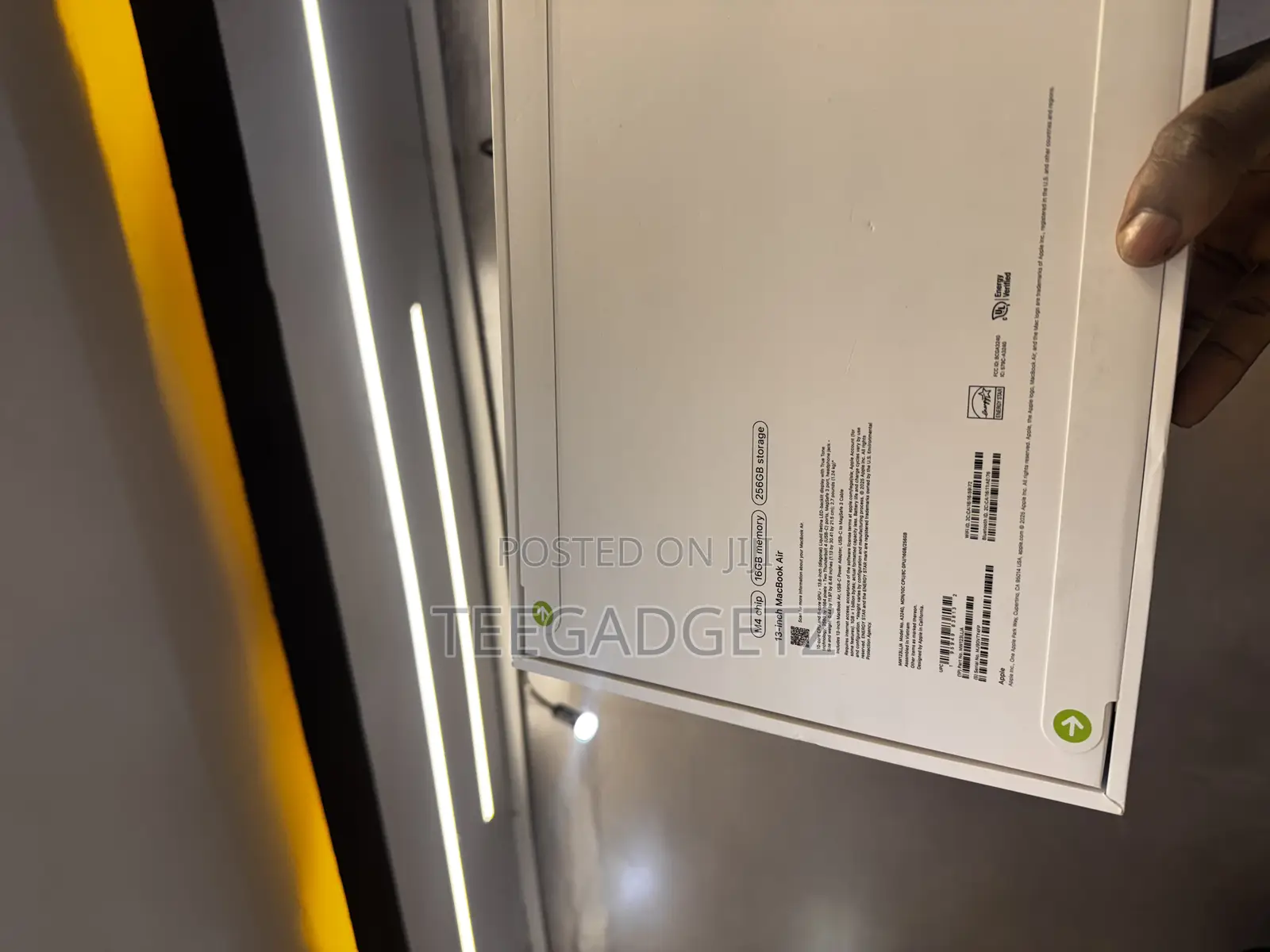 New Laptop Apple MacBook Air 2025 M4 13-inch 16GB Apple M4 SSD 256GB in ...