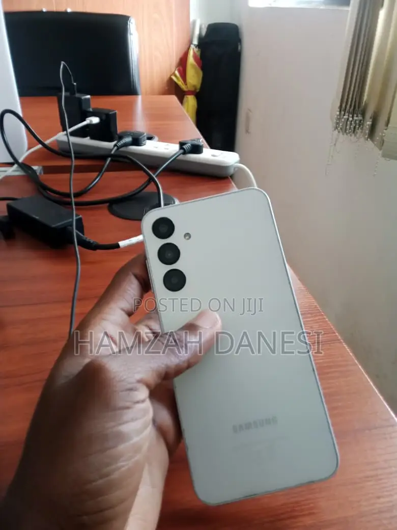 Samsung Galaxy A25 256 GB White in Lugbe District - Mobile Phones ...