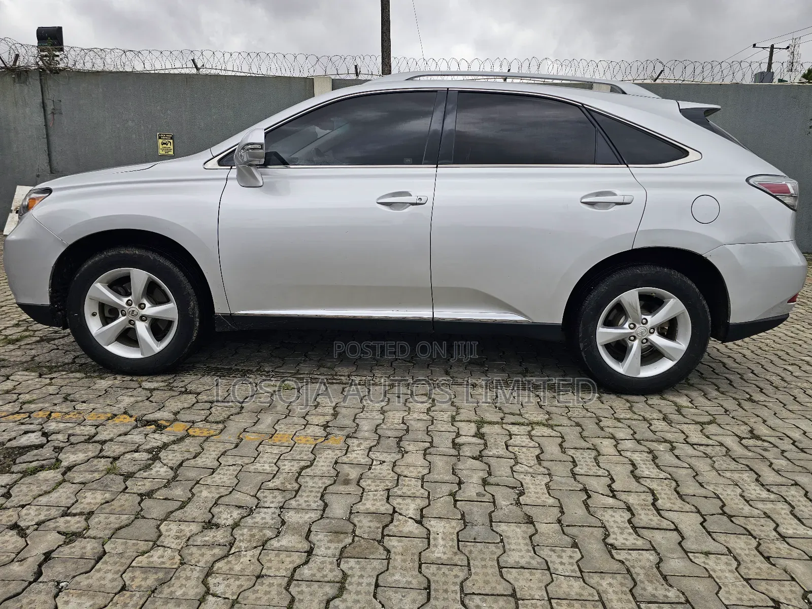 Lexus RX 350 2010 Silver in Alimosho - Cars, Abbeydidi Losoja | Jiji.ng