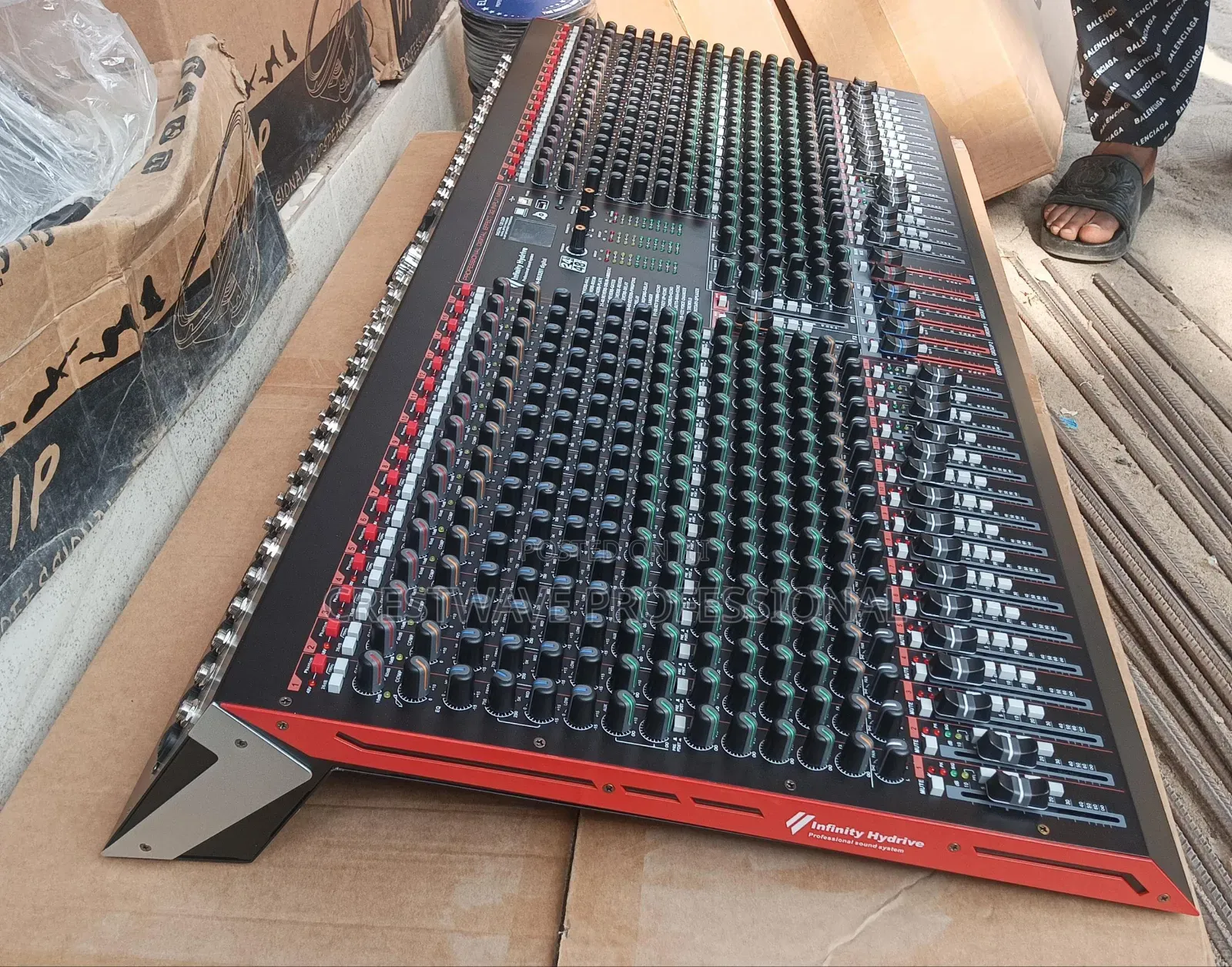 Infinity Hyperdrive 32cl Analog Mixer in Ojo - Audio & Music Equipment, Okonkwo Ifeanyi | Jiji.ng