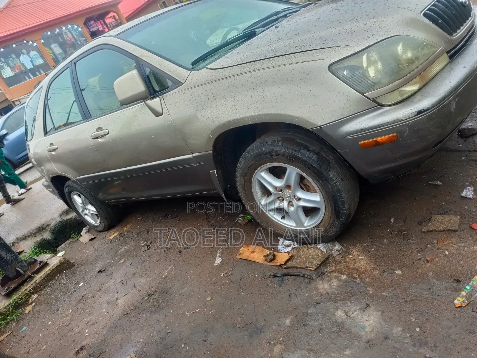 Lexus RX 300 1999 Gold in Ifako-Ijaiye - Cars, Taoeed Alani | Jiji.ng
