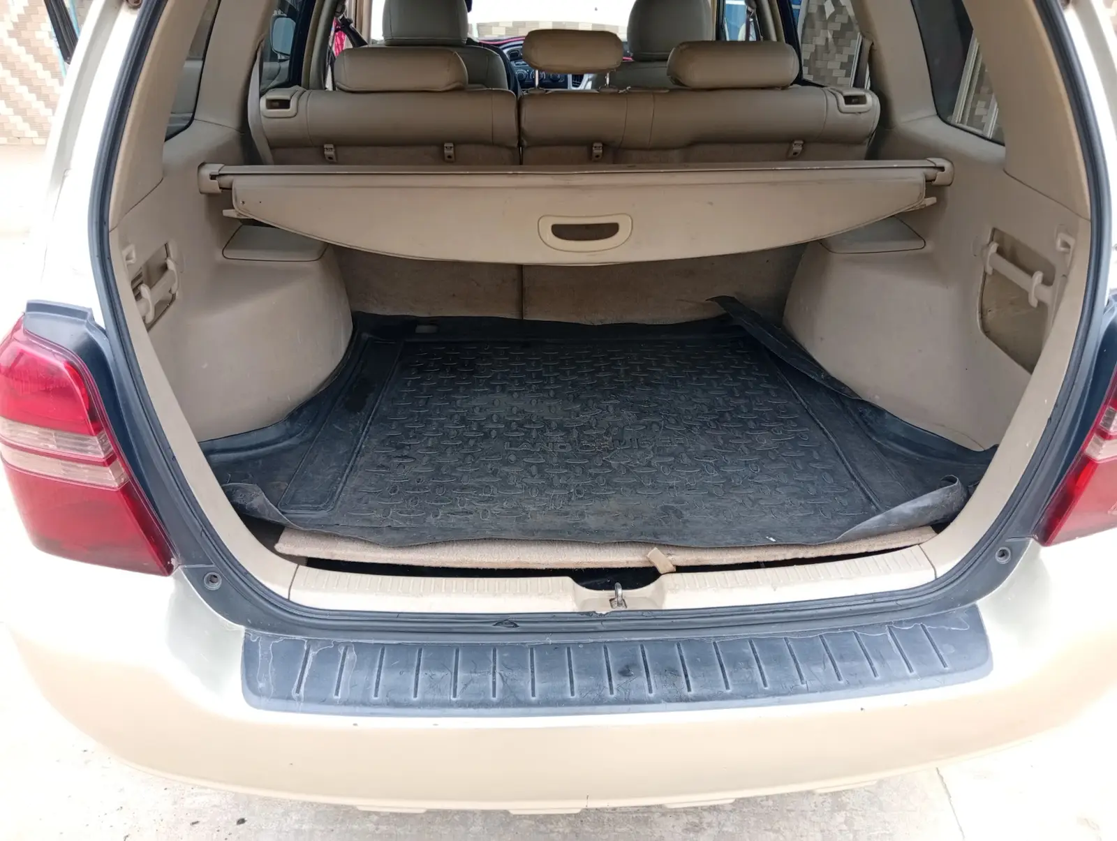 Toyota Highlander 2002 Gold in Lugbe District - Cars, Car Marketplace ...