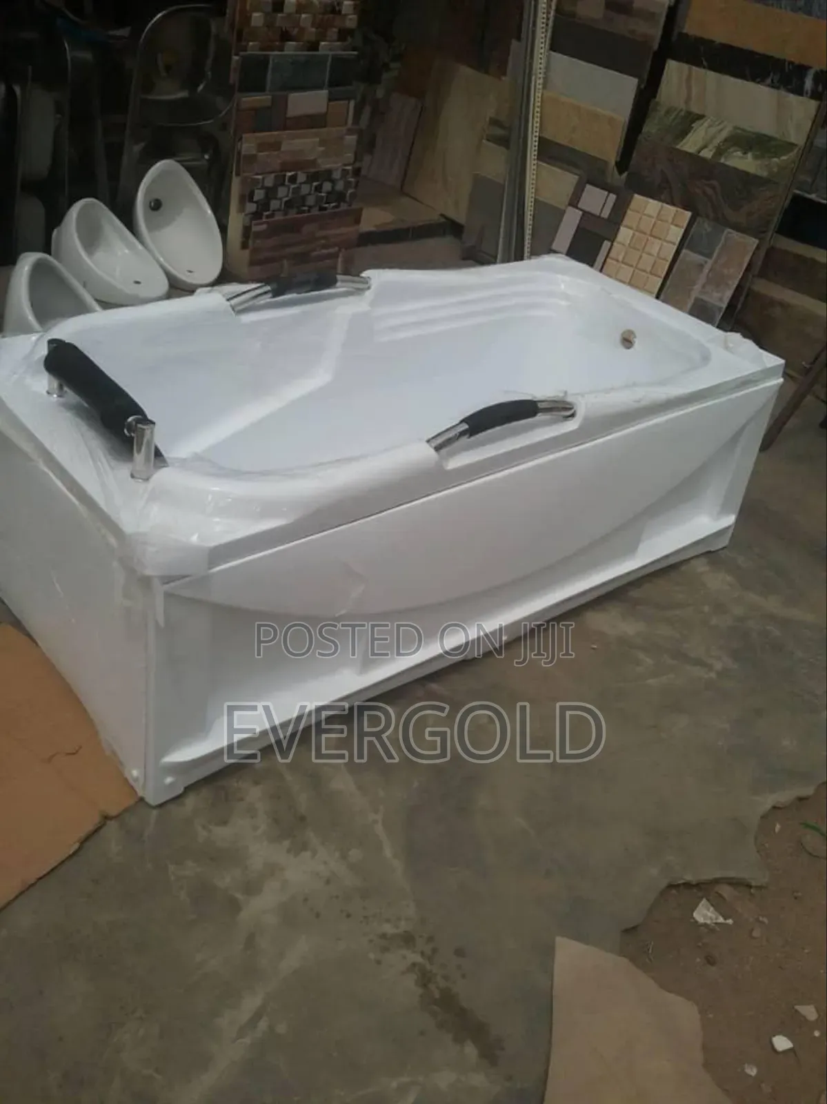 Executive White Bath Tub With Wast And Complete Accessories in Orile ...