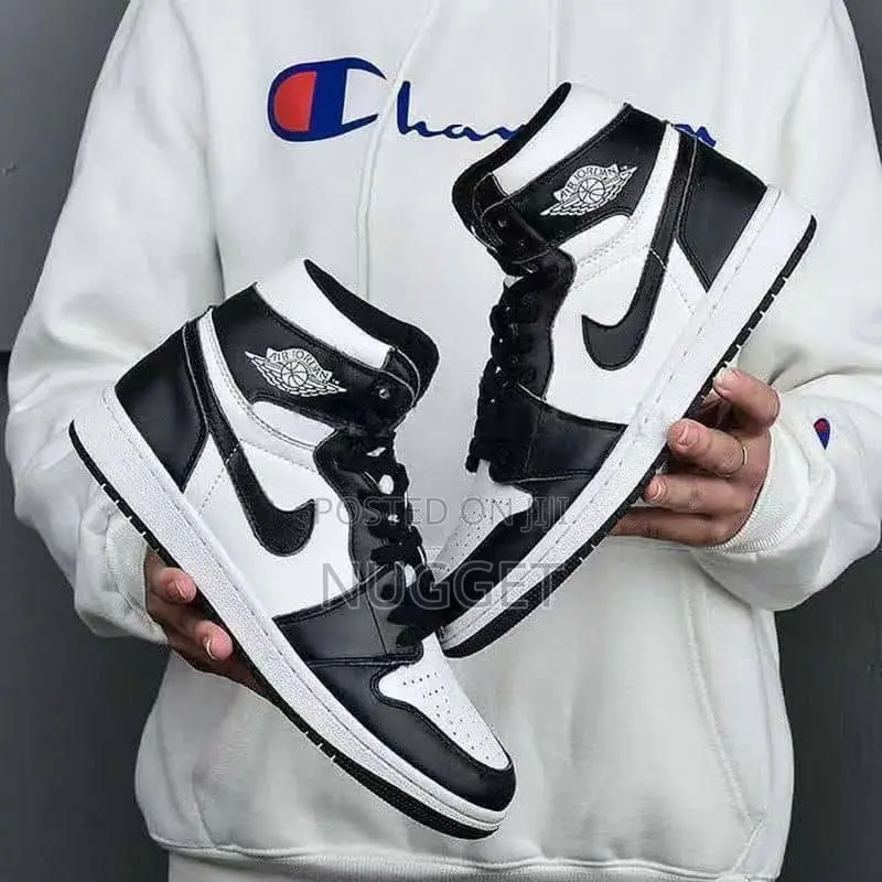 Nike Black and White in Abuja (FCT) - Shoes, Nugget Collection | Jiji.ng