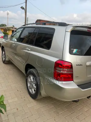 Toyota Highlander 2003 Gold in Surulere - Cars, Top Man | Jiji.ng