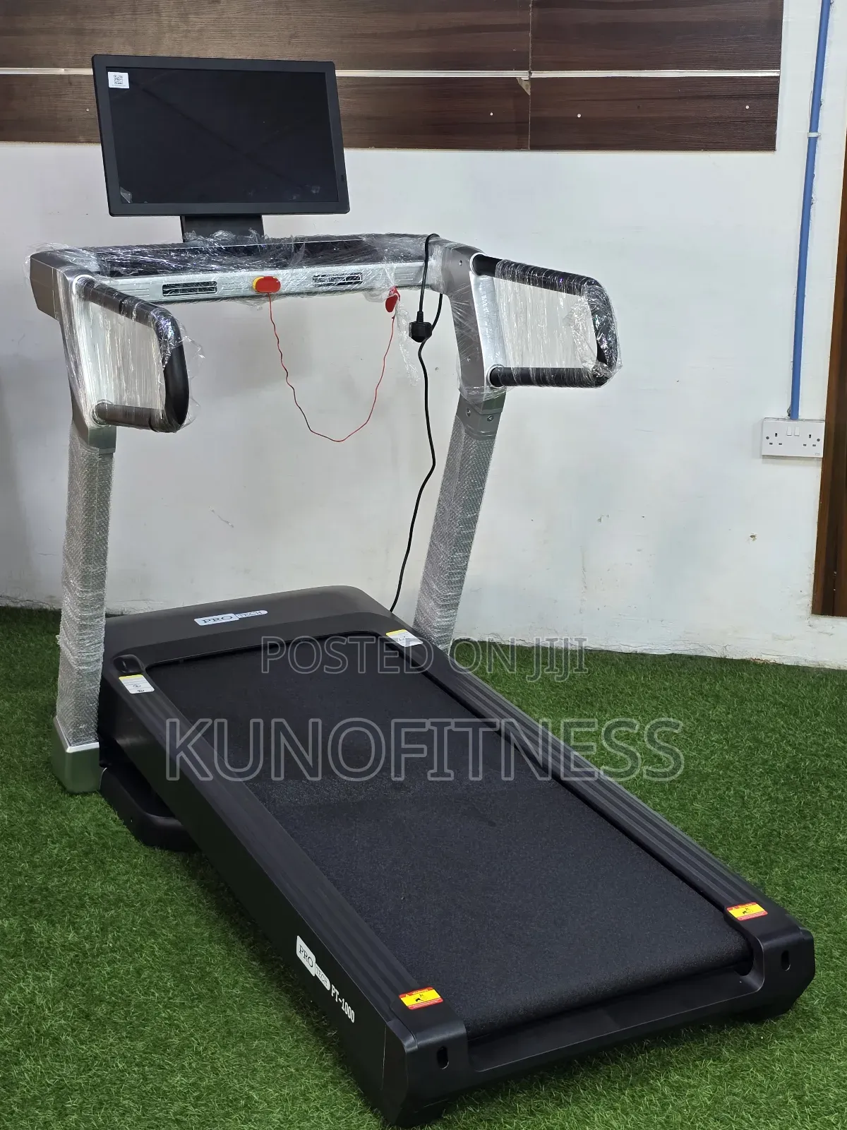 Luxury Pro Tech Treadmill - 32 Auto Incline - 21.5" Display for sale ...