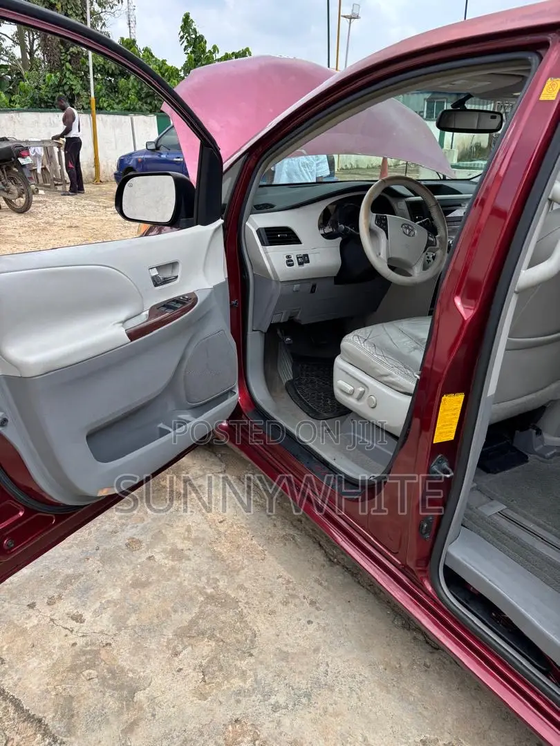 Toyota Sienna XLE 8 Passenger 2011 Red in Alimosho - Cars, Sunny White ...
