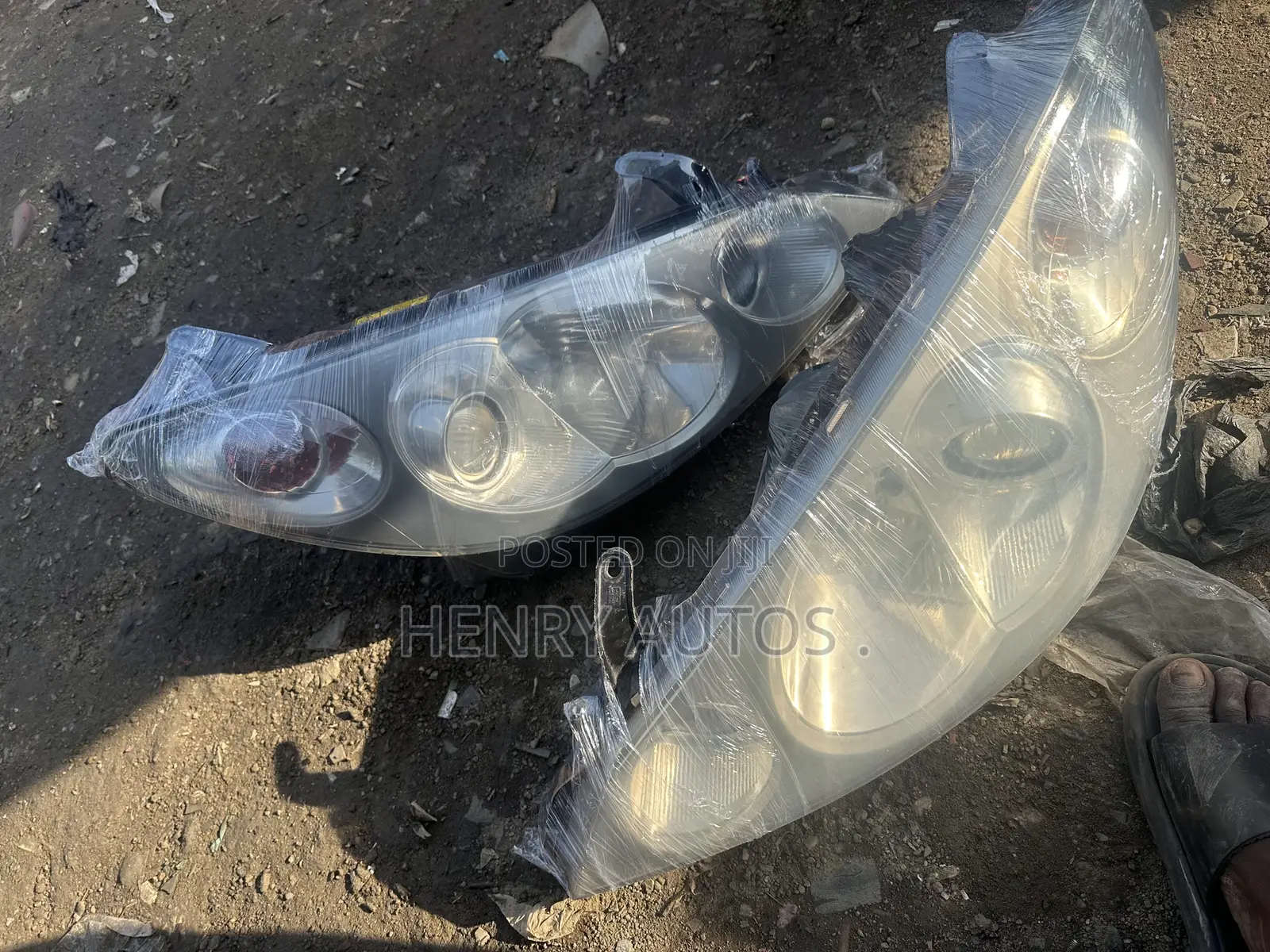Set Headlamp Previa 2005 Yahoo in Mushin - Vehicle Parts & Accessories, Henry Autos | Jiji.ng