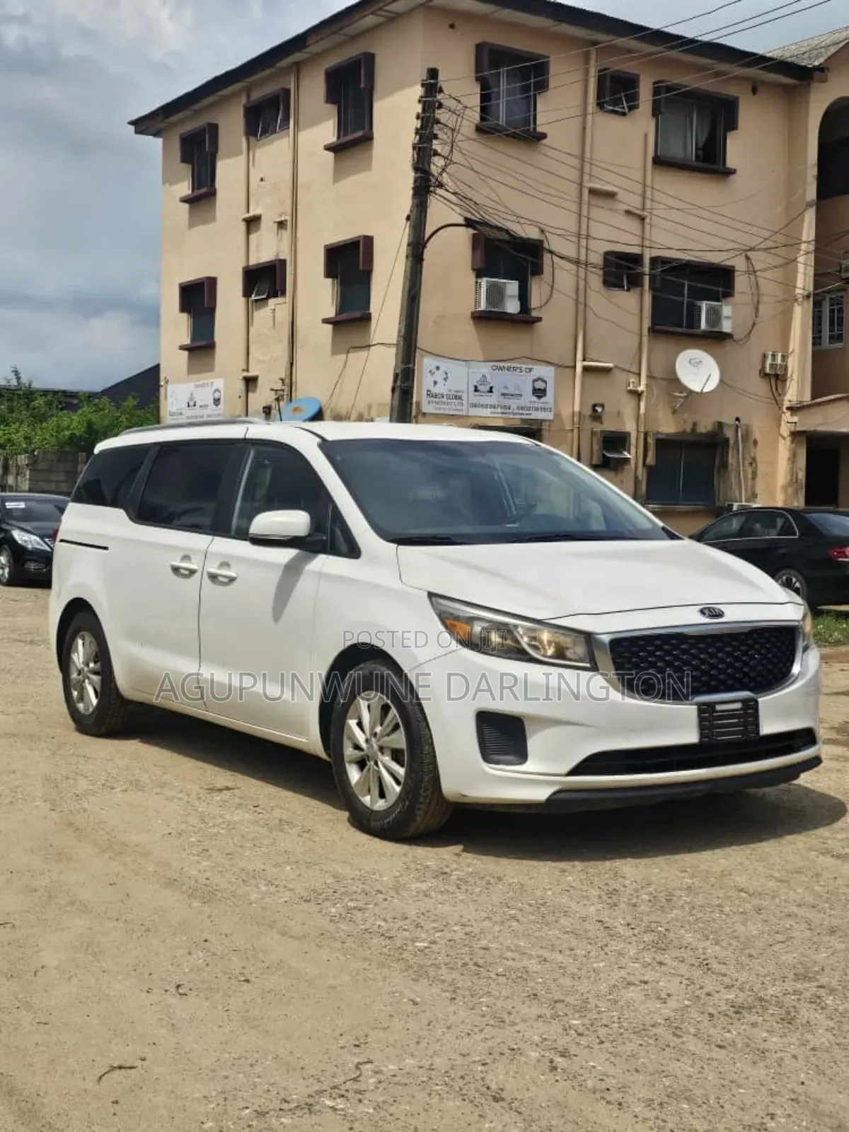 Kia Sedona LX 4dr Minivan (3.3L 6cyl 6A) 2015 White in Ojo - Cars, Agupunwune Darlington | Jiji.ng