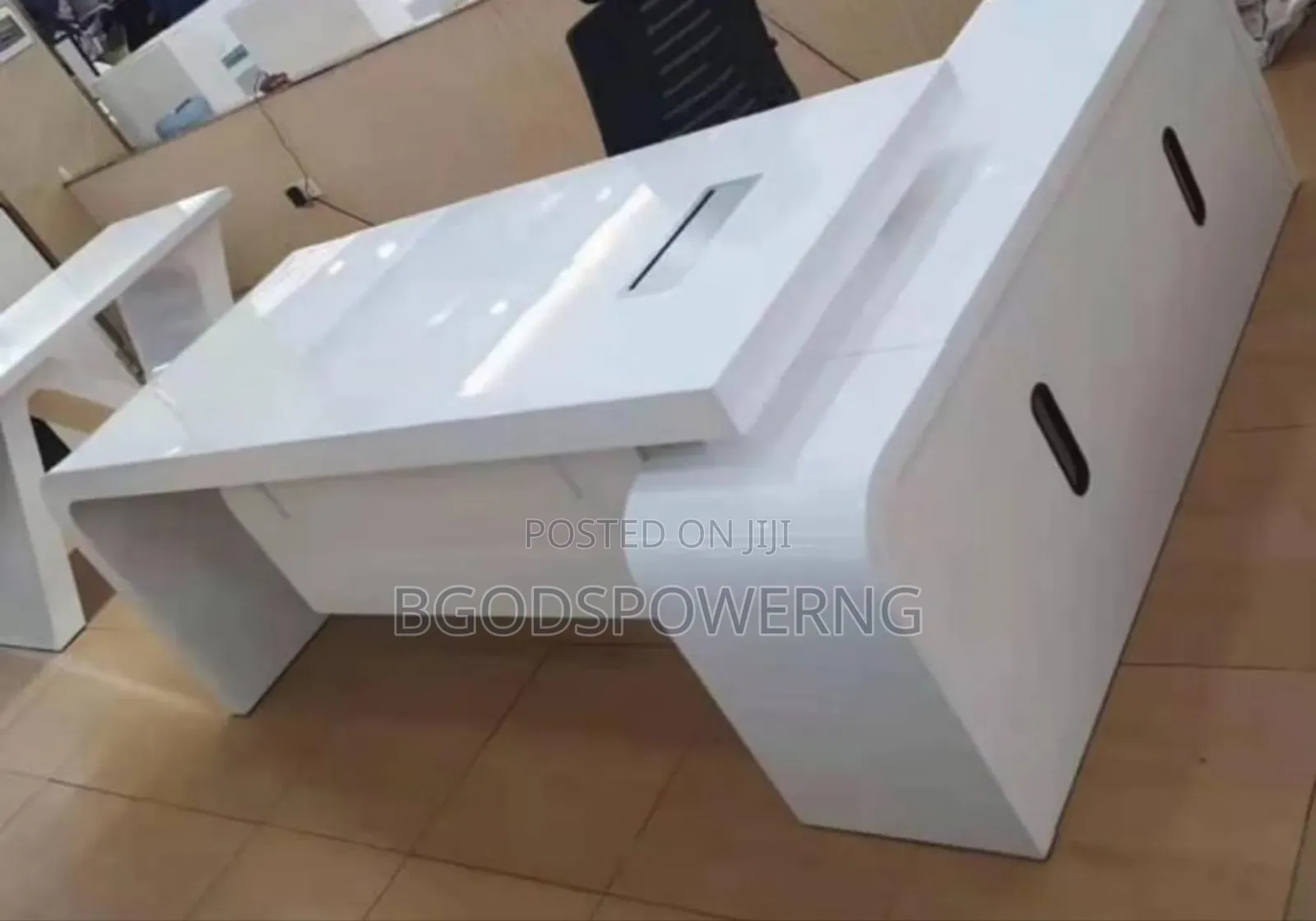 Executive Office Table in Amuwo-Odofin - Furniture, Bgodspowerng ...