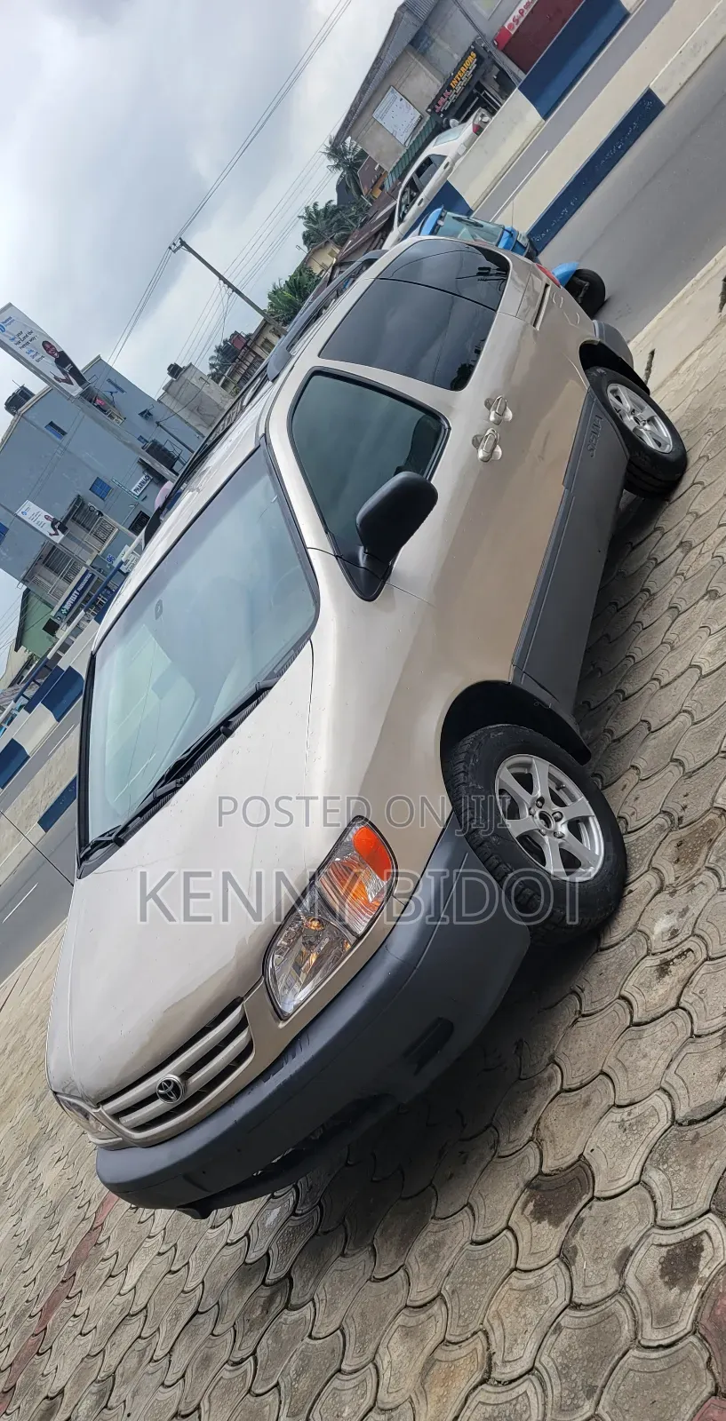 Toyota Sienna LE 2003 Gold in Port-Harcourt - Cars, Kenny Bidot | Jiji.ng