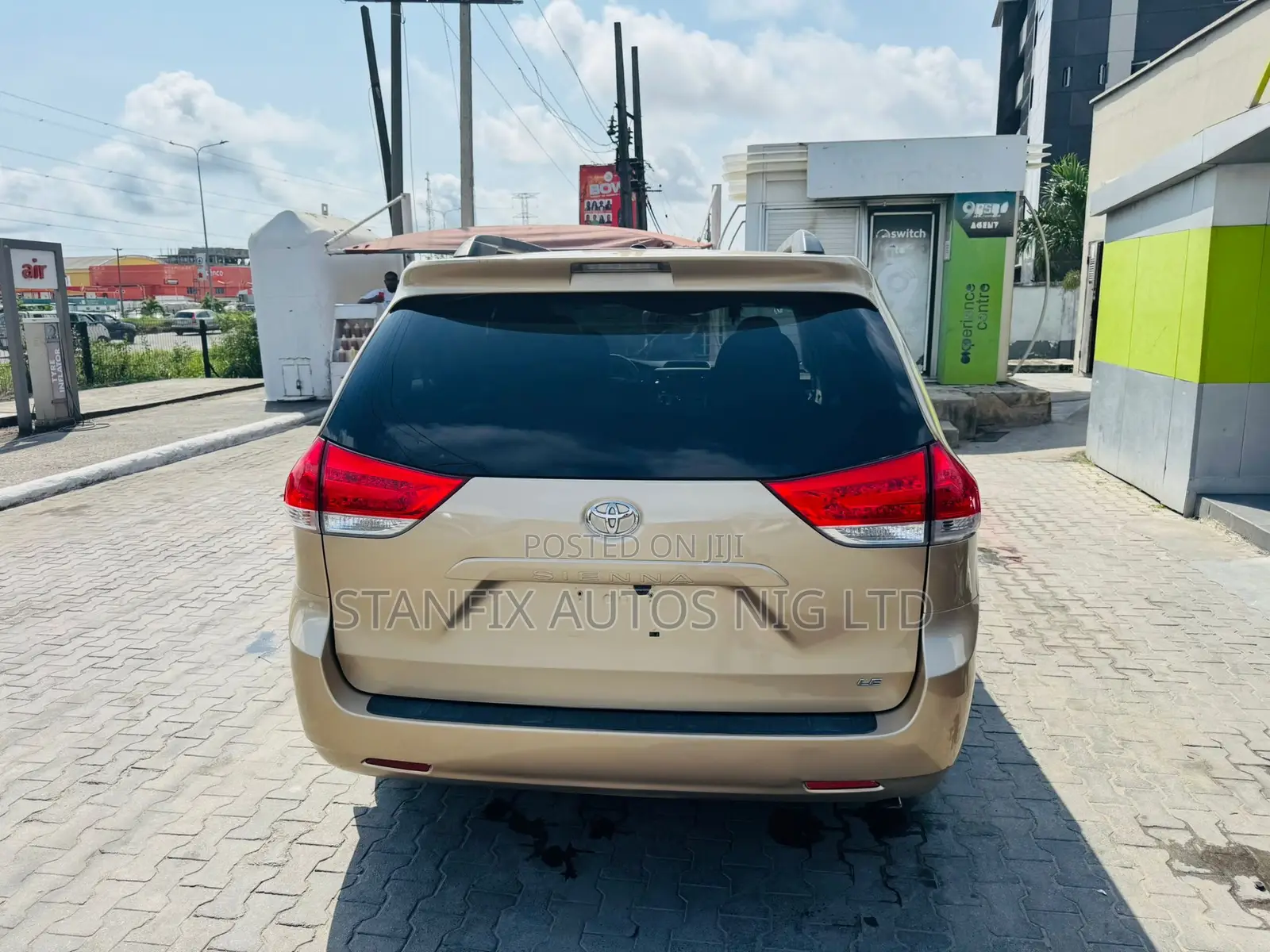Toyota Sienna LE 7 Passenger 2011 Gold in Lekki - Cars, Chibuike Okoro ...