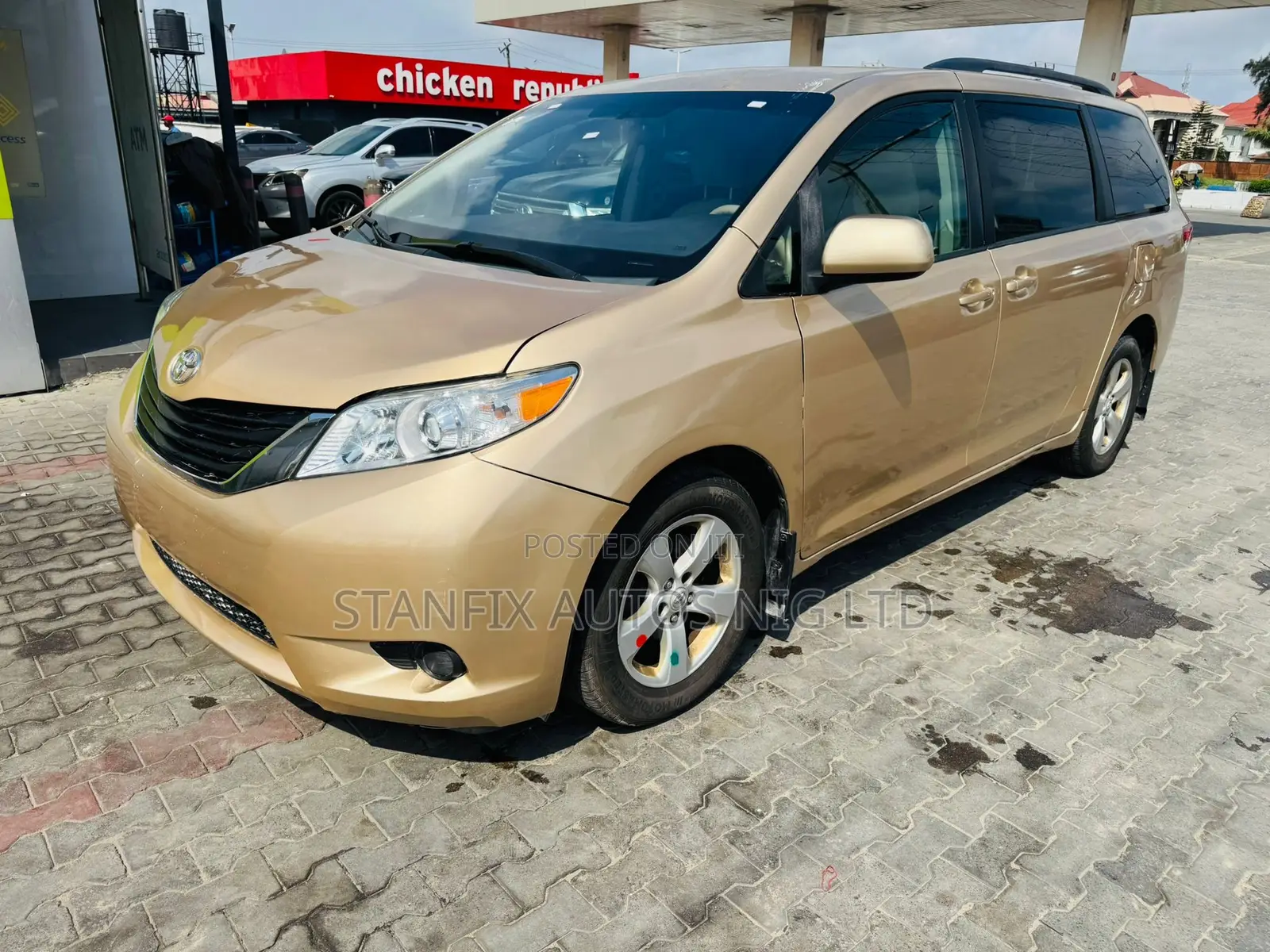Toyota Sienna LE 7 Passenger 2011 Gold in Lekki - Cars, Chibuike Okoro ...