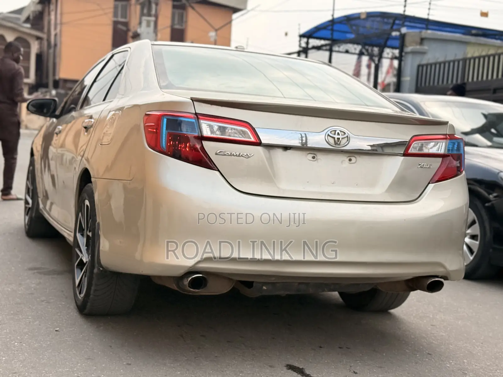 Toyota Camry XLE V6 4dr Sedan (3.5L 6cyl 6A) 2013 Gold in Ikeja - Cars ...
