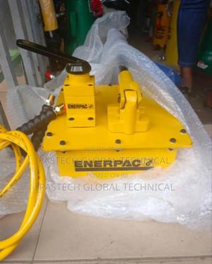 Enerpac (P462) Two-Speed Ultima Steel Hydraulic Hand Pump in Port ...