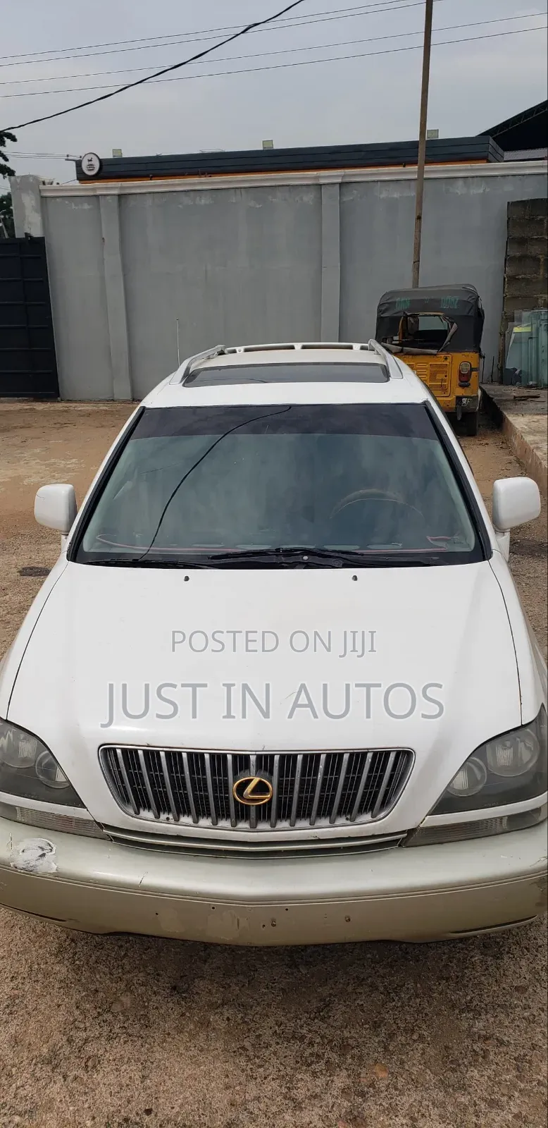 Lexus RX 300 2000 White in Ojodu - Cars, Tsg Furnitures | Jiji.ng