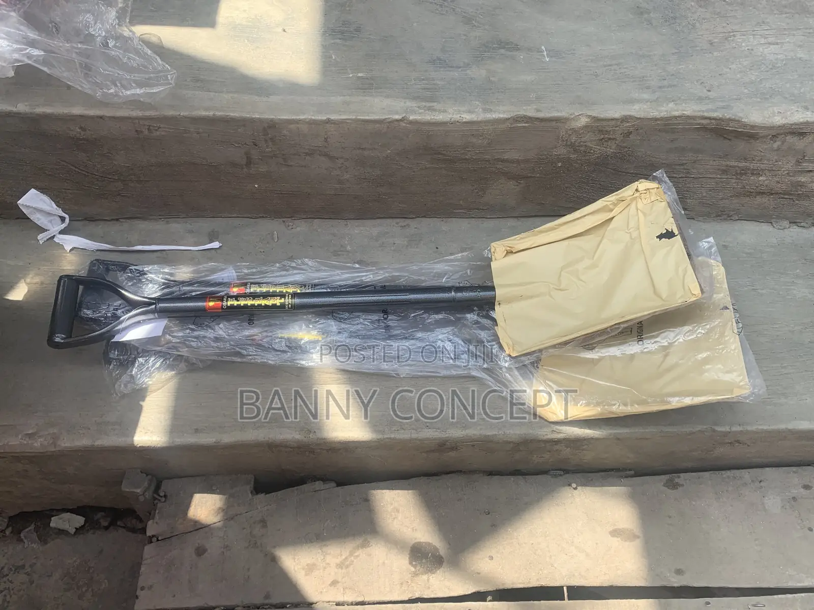 Shovel (D-Grip Handle) for sale - Banny concept Price: ₦ 10,000 on Jiji ...