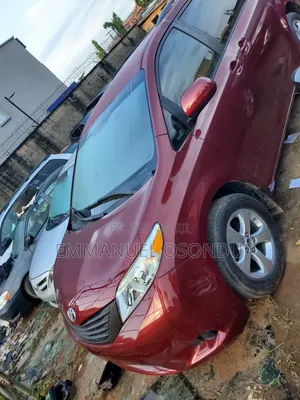 Toyota Sienna 2010 Red in Mushin - Cars, Emmanuel Osondu | Jiji.ng